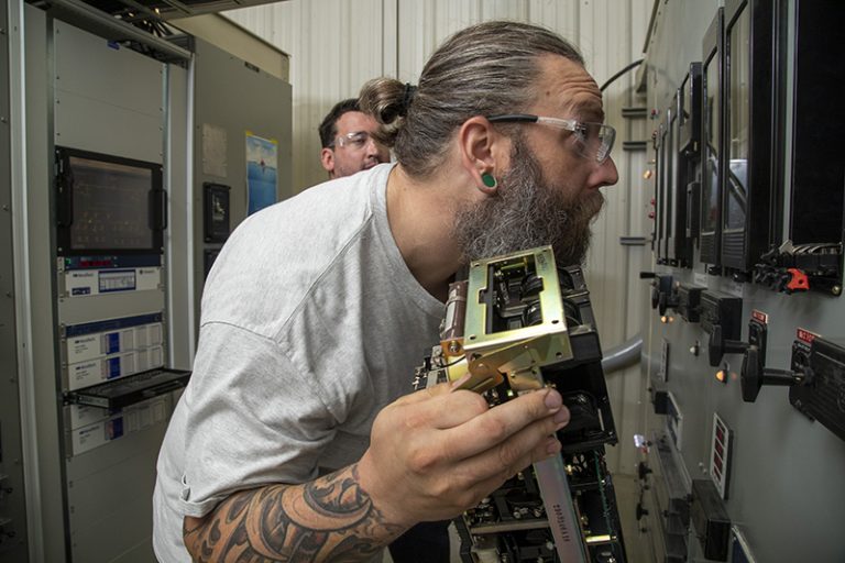 Relay specialists keep system safe, reliable - OPPD - The Wire