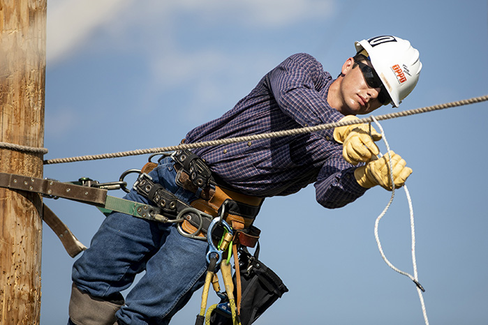 Competition is tough for apprentice lineworkers - OPPD - The Wire
